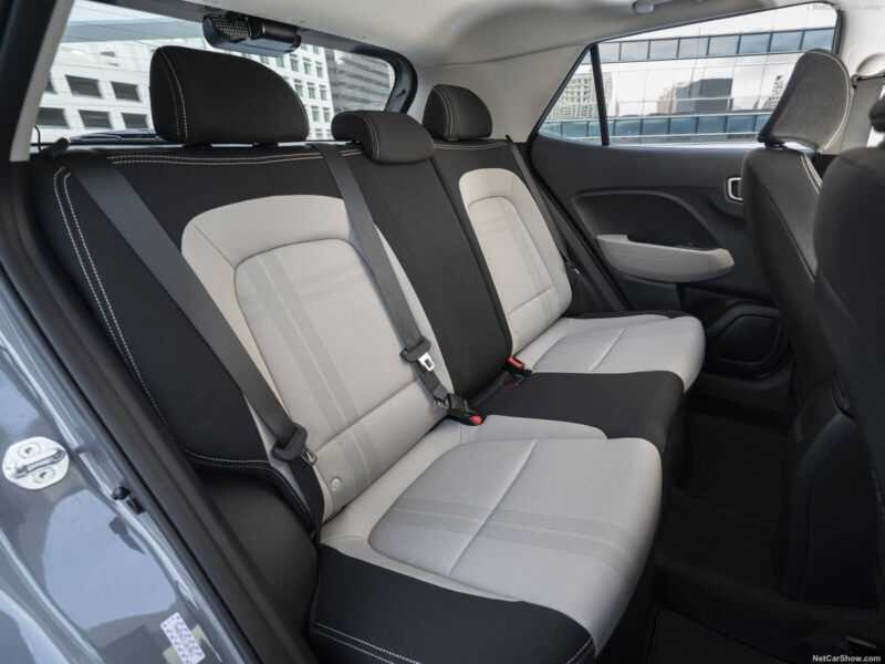 Rent Hyundai Venue 2020 - Car hire near you | gCar portal